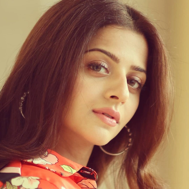 Vedhika Kumar Age, Boyfriend, Family, Biography, Instagram