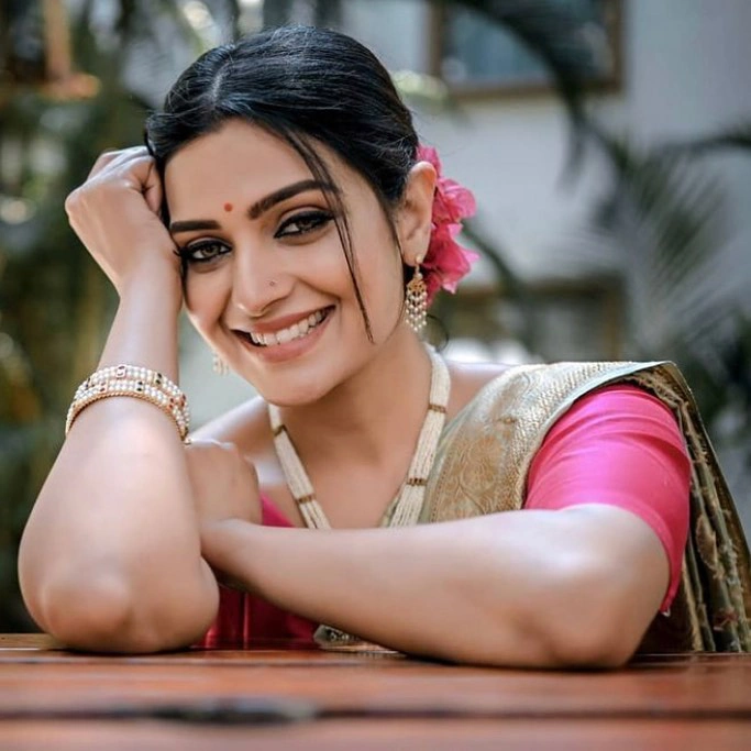 Divya Pillai Age, Biography, Boyfriend, Marriage, Instagram