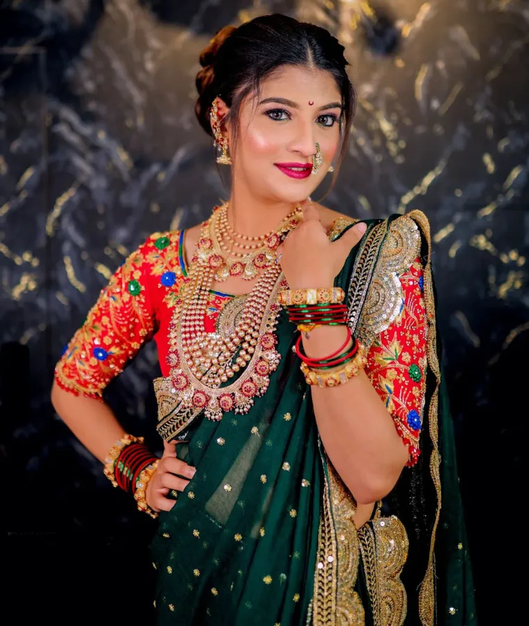 Gayatri Jadhav Age, Biography, Boyfriend, Family, Instagram