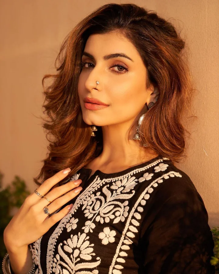 Simrithi Bathija Age Biography, Boyfriend, Family, Instagram