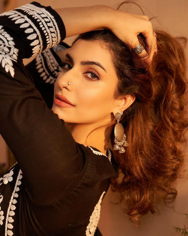 Simrithi Bathija Age Biography, Boyfriend, Family, Instagram