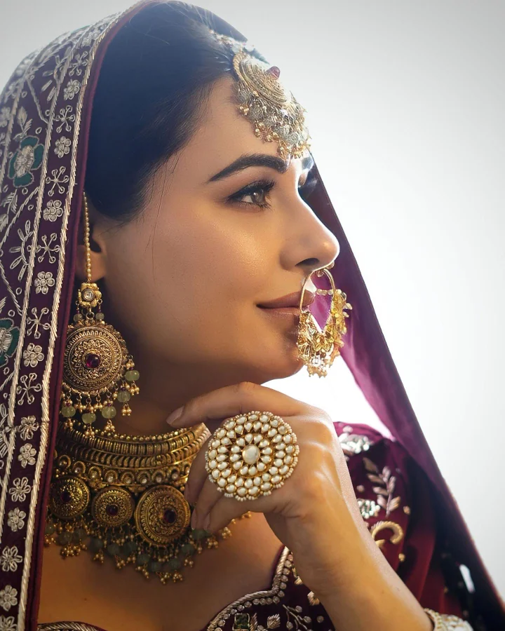 Mandy Takhar Age, Biography, Marriage, Husband, Instagram