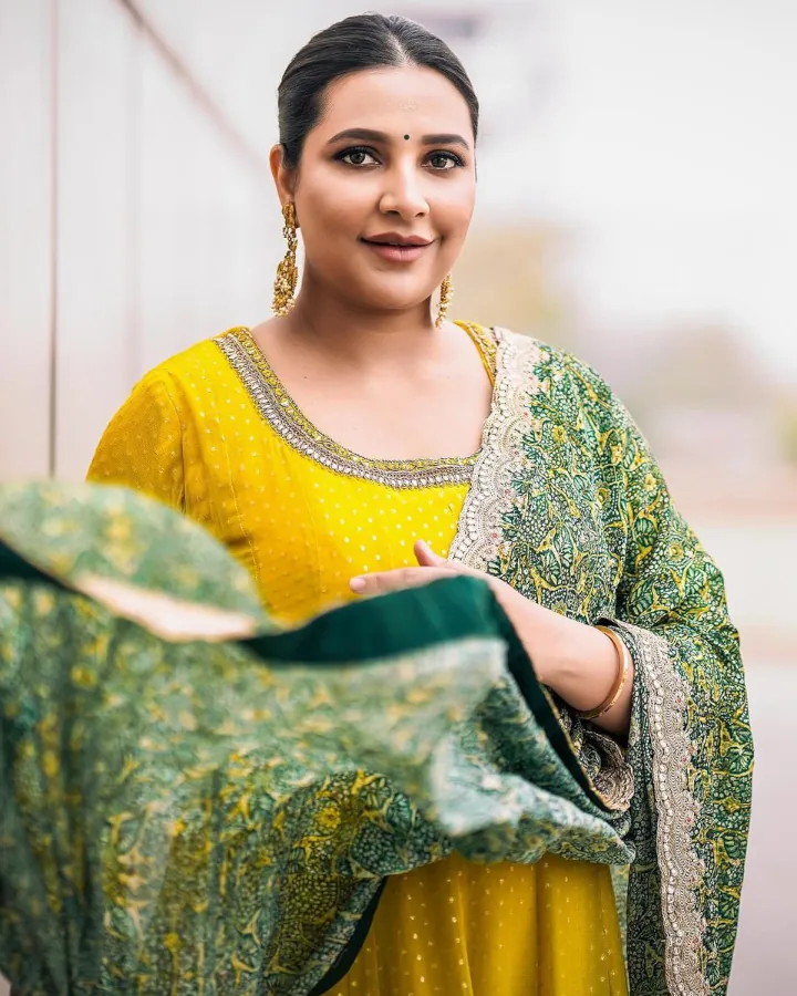 Subhashree Ganguly Age Biography Marriage Husband Instagram