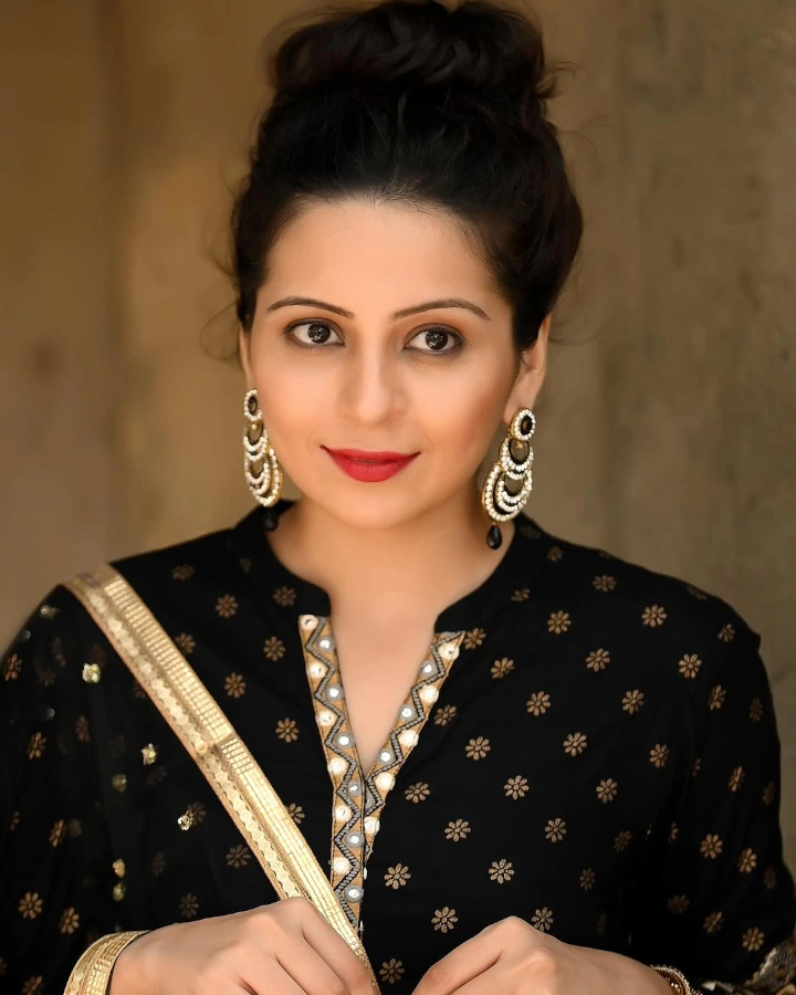 Damini Dave Age, Biography, Boyfriend, Family Wiki Instagram